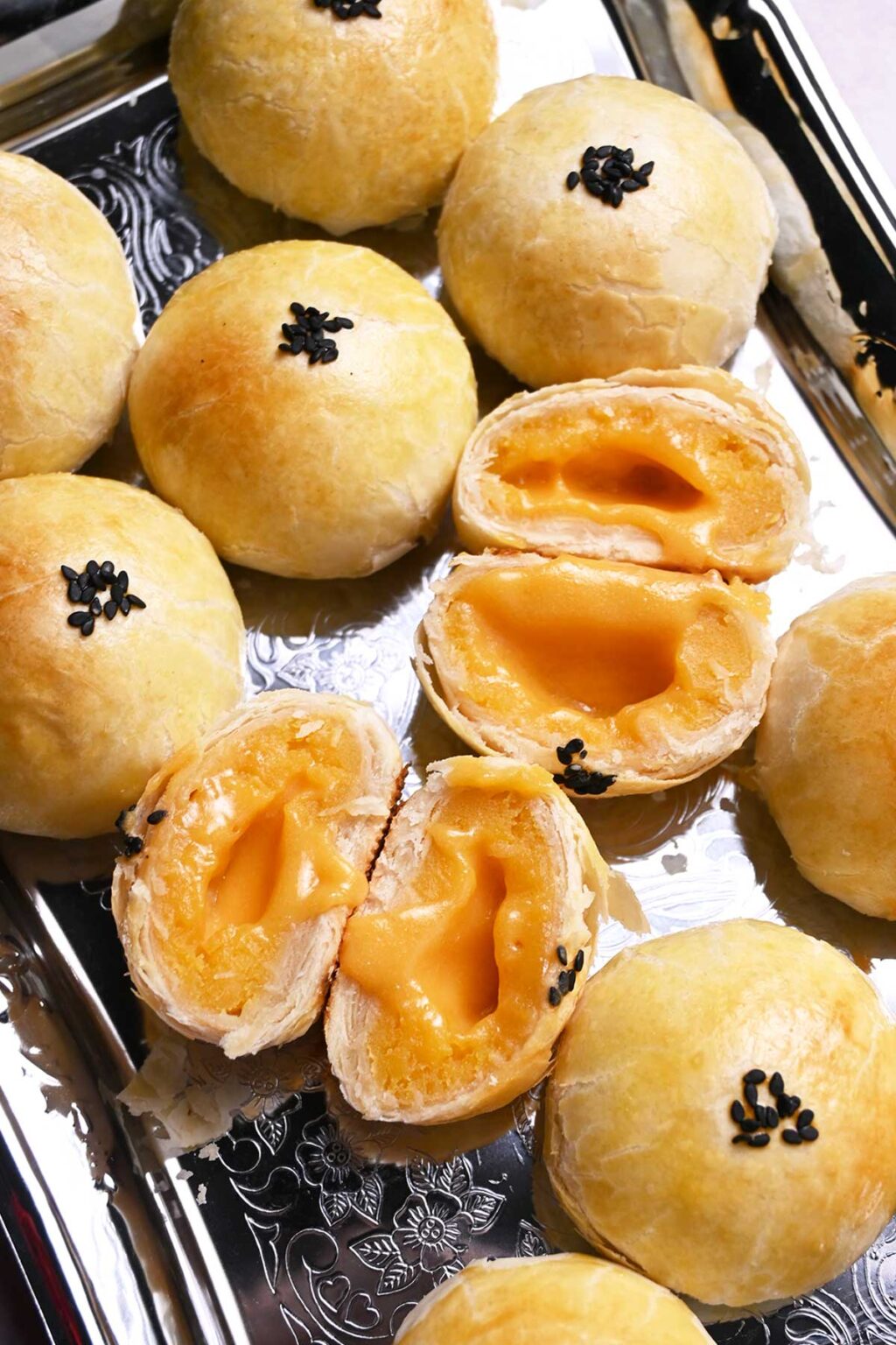 Thousand Layers Lava Custard Mooncakes - Jaja Bakes - jajabakes.com