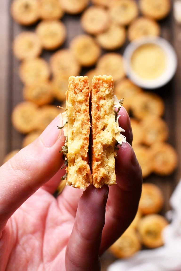 Garlic Cheese Cookies - Jaja Bakes